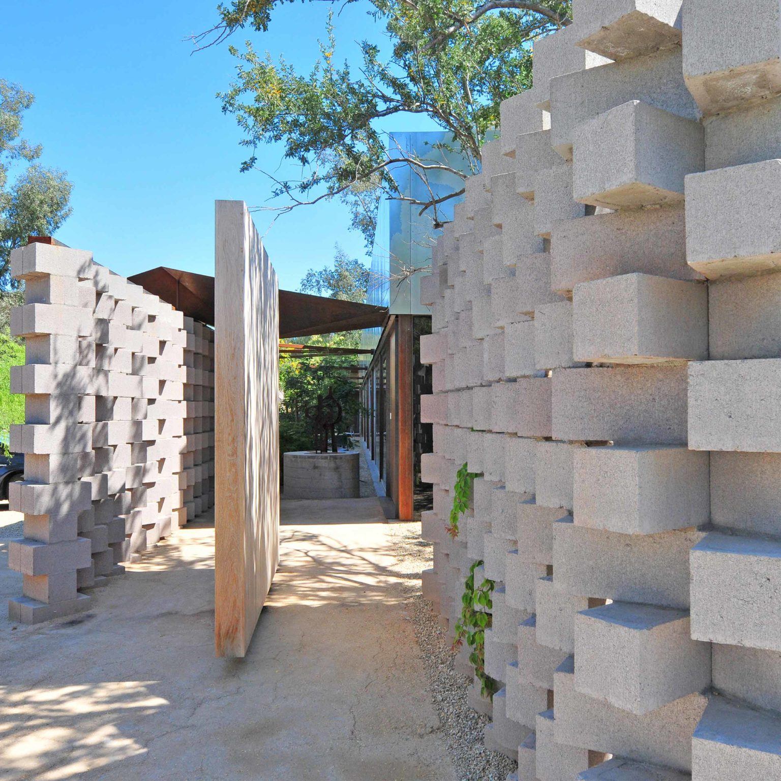 Jones Studio Office - Jones Studio Inc